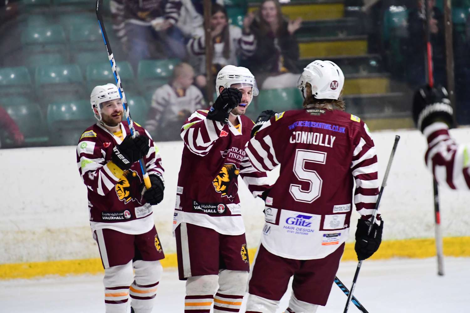 Warriors Knock Stars for Six