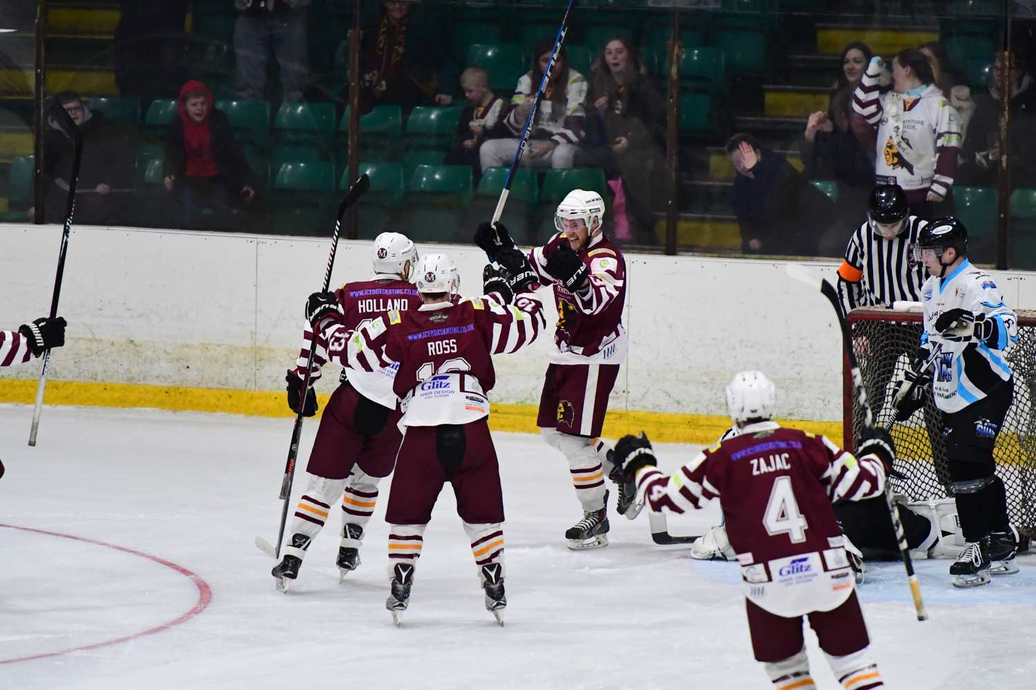 Warriors Progress to Playoff Semi-Final